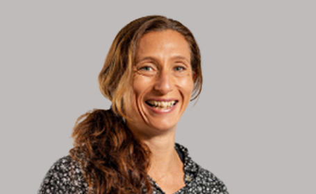 Louise McCullough - Consultant Orthopaedic Surgeon in Aberdeen