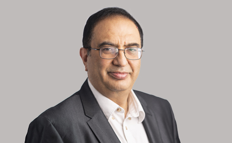 Mr Sunil Bajaj - Consultant Orthopaedic Surgeon in London and Kent