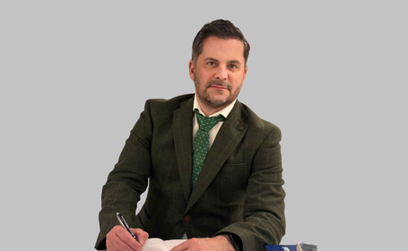 Greg Tanos - Plastic Surgeon in Buckinghamshire