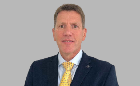 Mark Thomas - Consultant Orthopaedic Spinal Surgeon in Hampshire