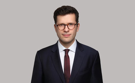 Sam Nahas - Trauma and Orthopaedic Consultant in Reading